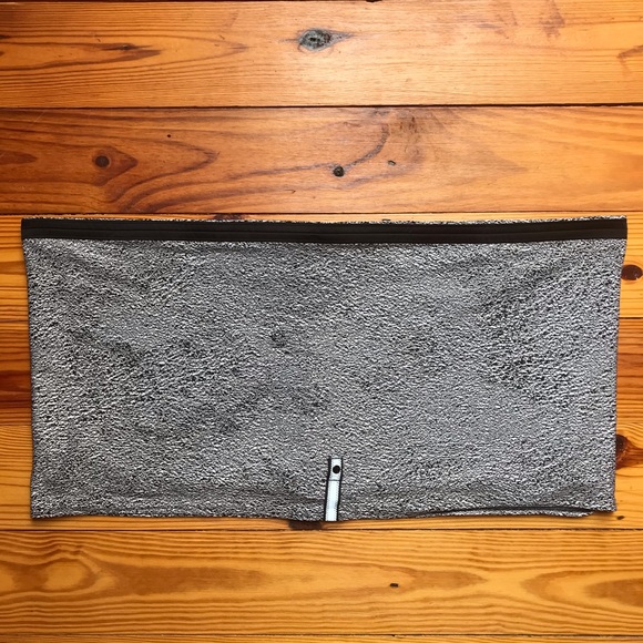 lululemon athletica | Accessories | Lululemon Vinyasa Infinity Scarf ...